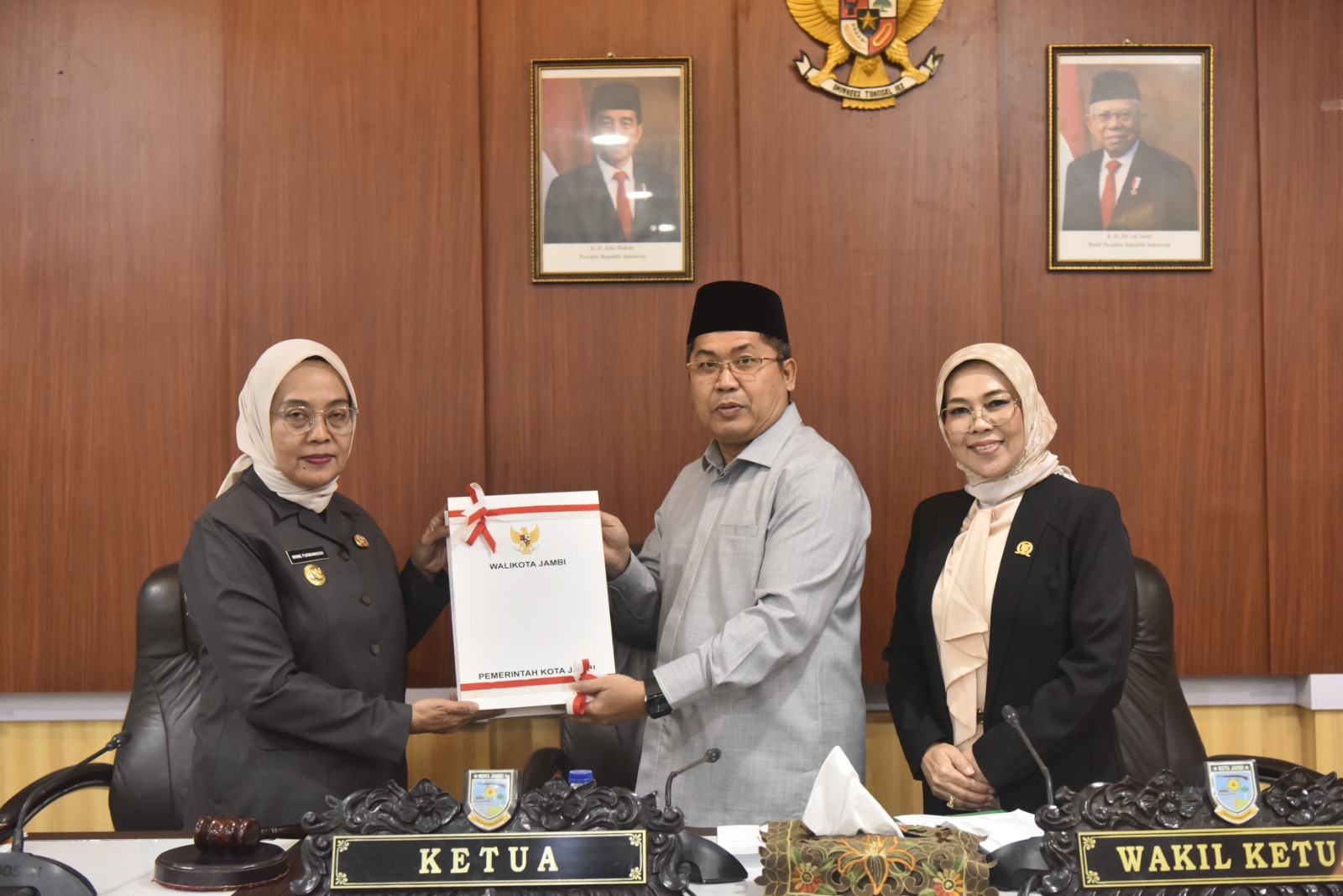 Pj Wali Kota Jambi Teken MoU KUA-PPAS 2025 dan Sampaikan Rancangan KUA-PPAS Perubahan 2024